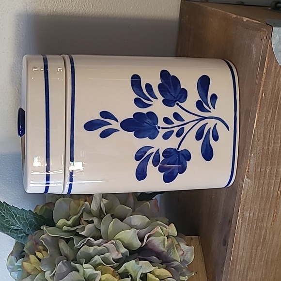 Daeware | Kitchen | Daeware Blue And Cream Cannister | Poshmark
